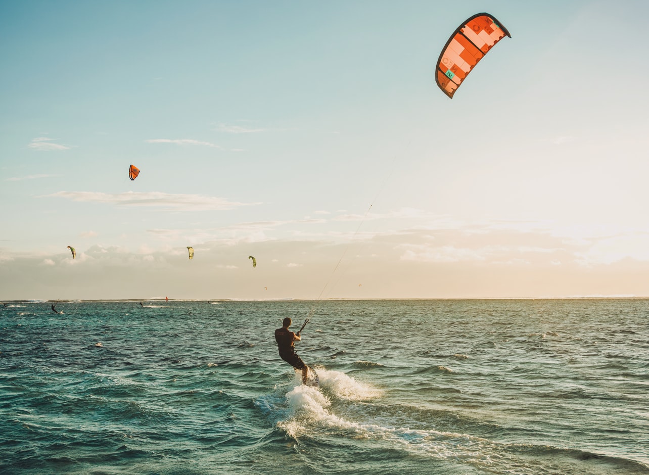 De 4 beste plekken ter wereld om te leren kitesurfen - Need to Travel